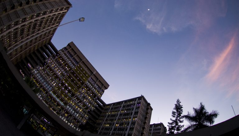 Universidade continua entre as melhores do Brasil, da América Latina e ...