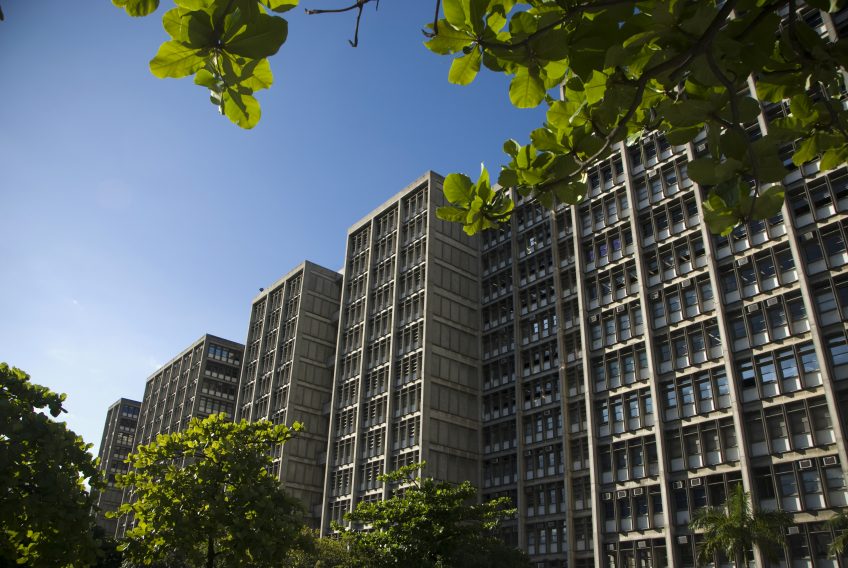 Alunos e profissionais da Uerj receberão auxílios a partir de julho ...