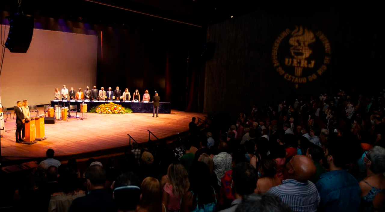 Entrega do Prêmio Anísio Teixeira e homenagens aos servidores marcam a ...