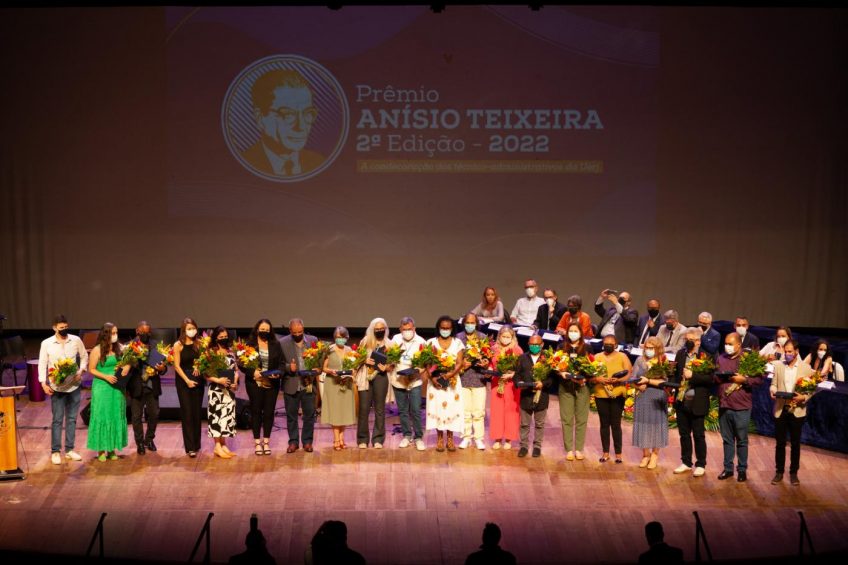 Entrega do Prêmio Anísio Teixeira e homenagens aos servidores marcam a ...