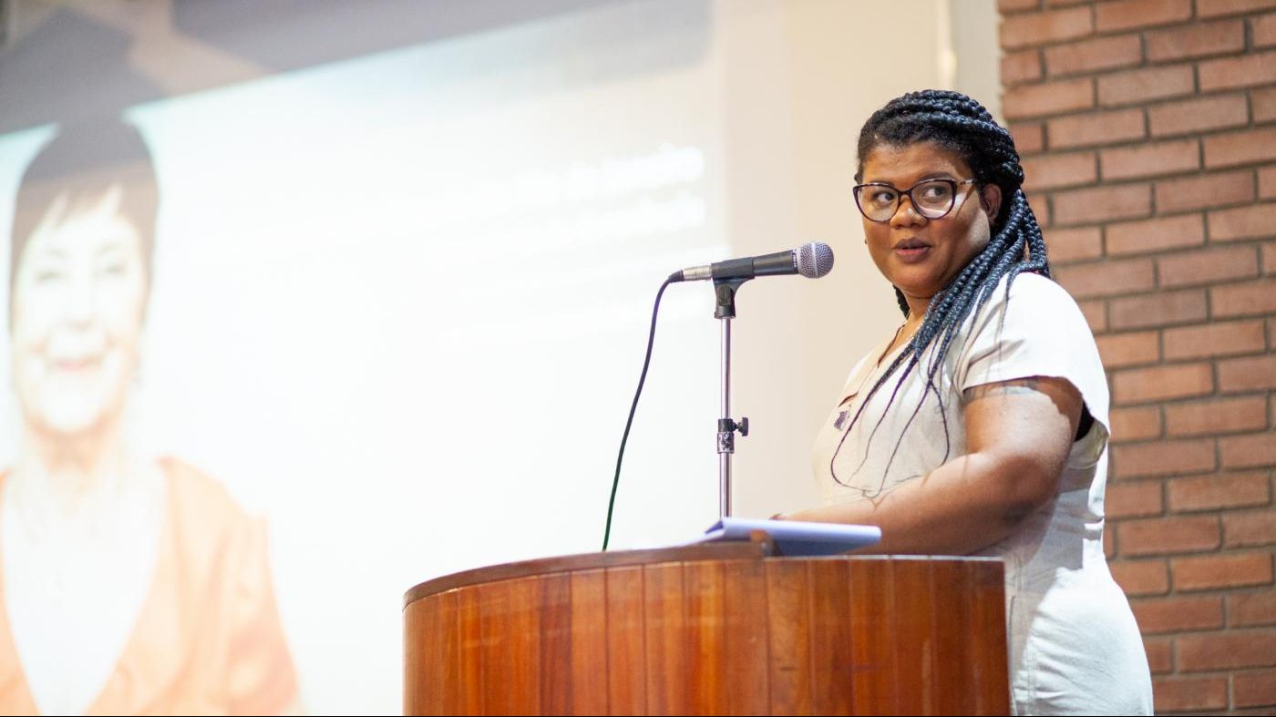 Maria Lucia Seidl de Moura, do Instituto de Psicologia, recebe título ...